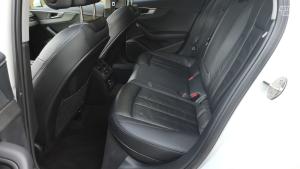 White Audi A4 2017 in Vilnius, with an engine capacity of 2.00 L and mileage of 160 thousand km for 14400 €, photo 19 on AUTOMOTO.COM.LV