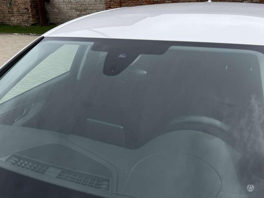 White Audi A4 2017 in Kedainiai, with an engine capacity of 1.97 L and mileage of 313 thousand km for 10950 €, photo 15 on AUTOMOTO.COM.LV