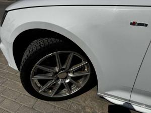 White Audi A4 2018 in Vilnius, with an engine capacity of 1.98 L and mileage of 90 thousand km for 11450 €, photo 12 on AUTOMOTO.COM.LV