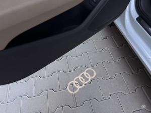 White Audi A4 2020 in Siauliai, with an engine capacity of 2.00 L and mileage of 102 thousand km for 15700 €, photo 8 on AUTOMOTO.COM.LV