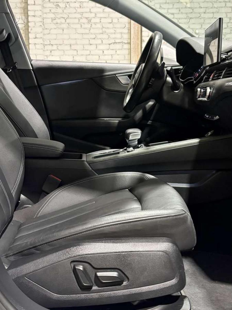 White Audi A4 2021 in Klaipeda, with an engine capacity of 1.98 L and mileage of 104 thousand km for 21800 €, photo 27 on AUTOMOTO.COM.LV