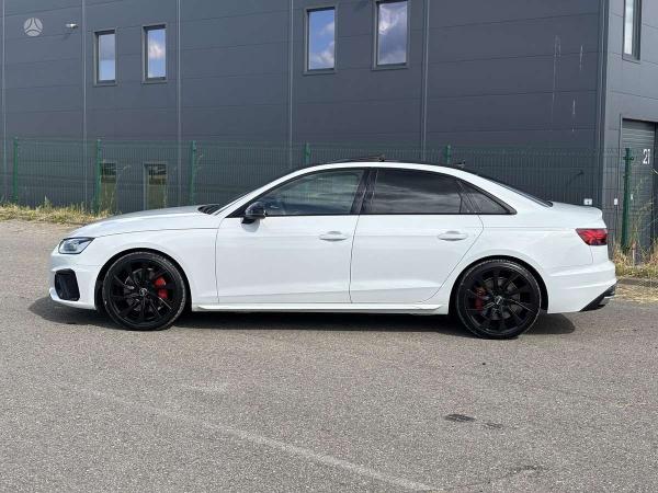 White Audi A4 2021 in Vilnius, with an engine capacity of 1.98 L and mileage of 122 thousand km for 25850 €, photo 8 on AUTOMOTO.COM.LV