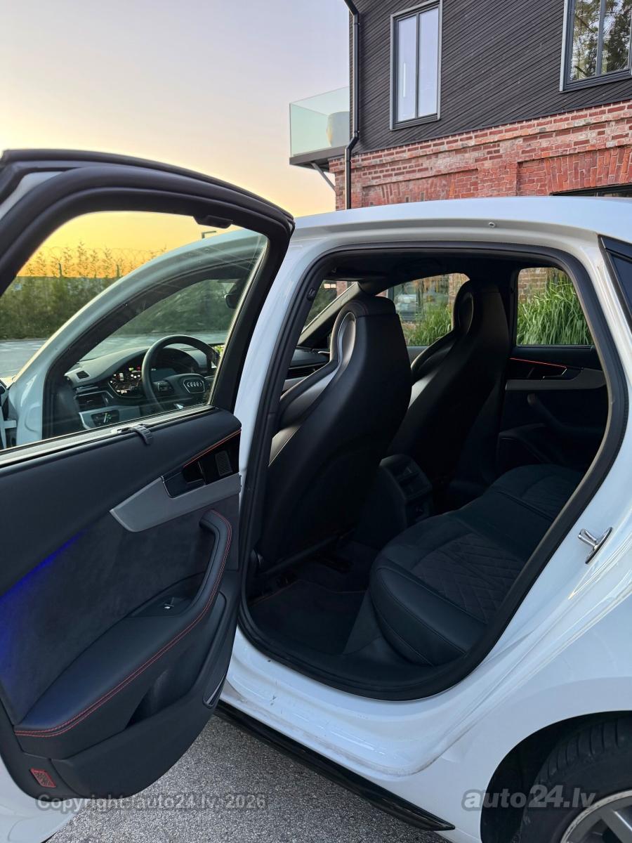 Balts Audi A4 2022 Tallina, ar dzinēja tilpumu 2.00 L un nobraukumu 42 tūkst. km par 31900 €, foto 18 vietnē AUTOMOTO.COM.LV