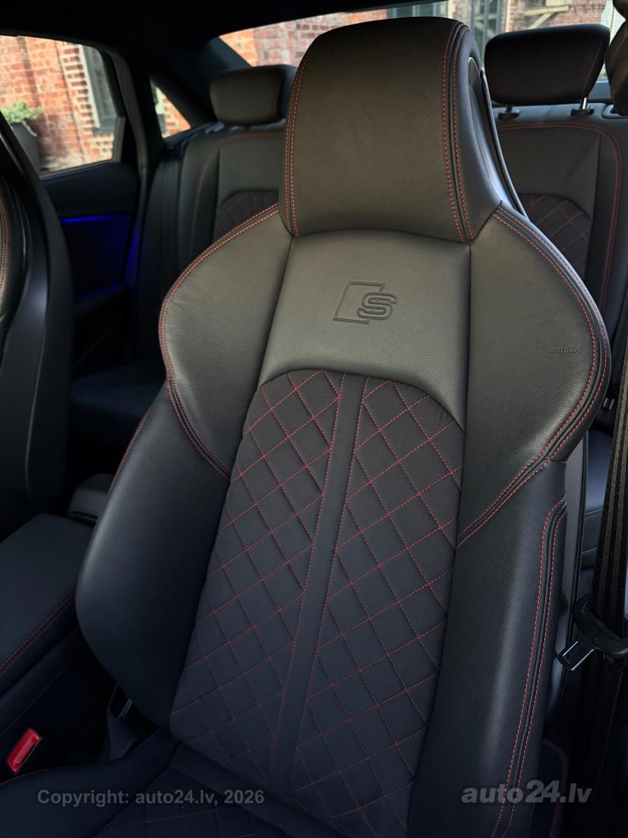 Balts Audi A4 2022 Tallina, ar dzinēja tilpumu 2.00 L un nobraukumu 42 tūkst. km par 31900 €, foto 24 vietnē AUTOMOTO.COM.LV