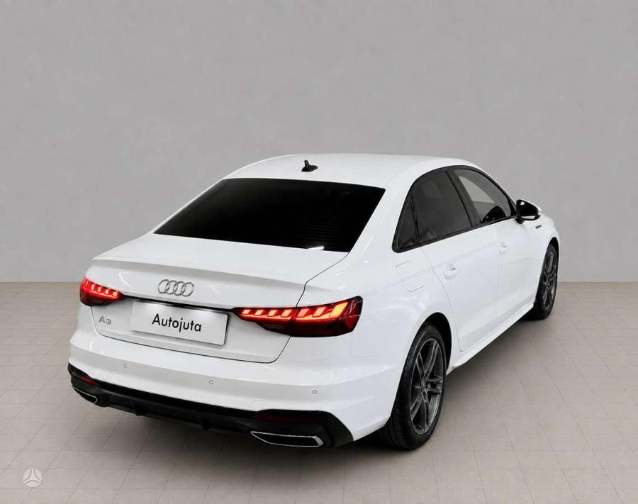 White Audi A4 2023 in Kaunas, with an engine capacity of 1.98 L and mileage of 52 thousand km for 27500 €, photo 5 on AUTOMOTO.COM.LV