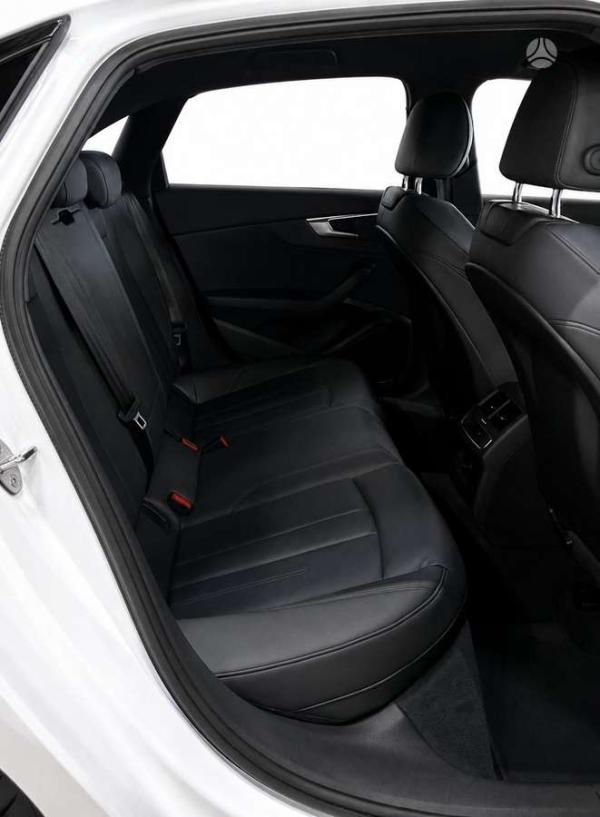 White Audi A4 2023 in Kaunas, with an engine capacity of 1.98 L and mileage of 52 thousand km for 27500 €, photo 7 on AUTOMOTO.COM.LV
