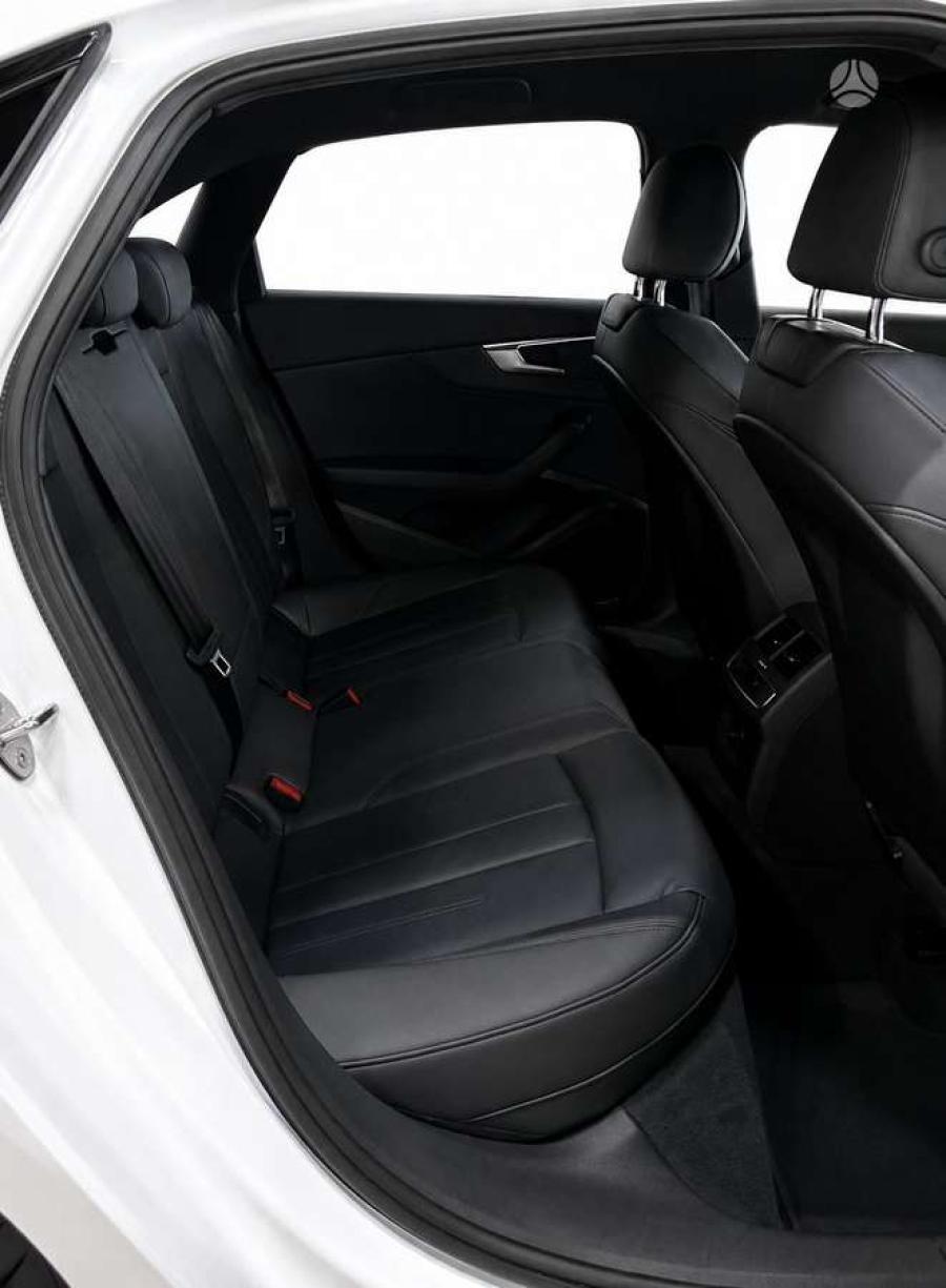 White Audi A4 2023 in Kaunas, with an engine capacity of 1.98 L and mileage of 52 thousand km for 27500 €, photo 8 on AUTOMOTO.COM.LV