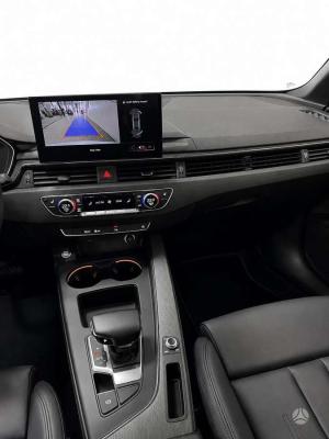 White Audi A4 2023 in Kaunas, with an engine capacity of 1.98 L and mileage of 52 thousand km for 27500 €, photo 12 on AUTOMOTO.COM.LV