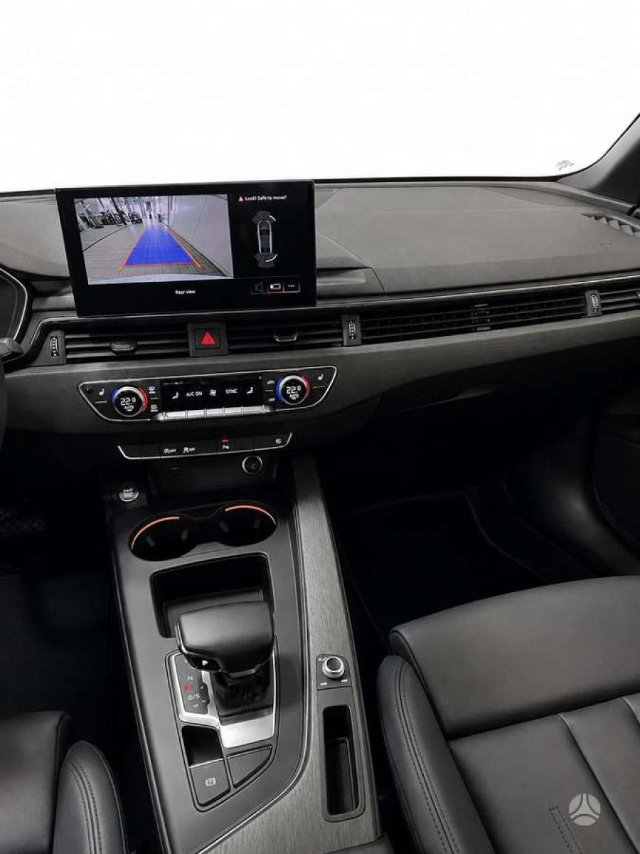 White Audi A4 2023 in Kaunas, with an engine capacity of 1.98 L and mileage of 52 thousand km for 27500 €, photo 12 on AUTOMOTO.COM.LV