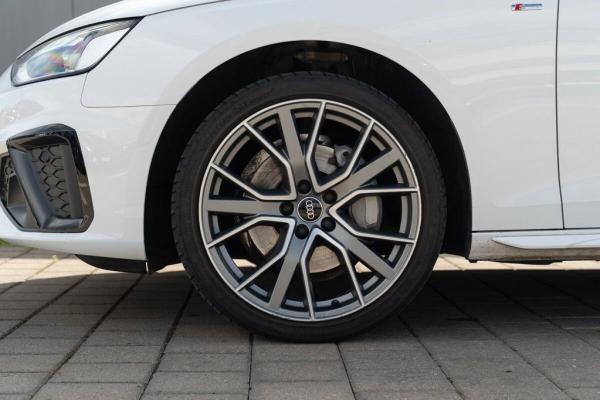 Balts Audi A4 2023 Viļņa, ar dzinēja tilpumu 2.00 L un nobraukumu 46 tūkst. km par 29950 €, foto 4 vietnē AUTOMOTO.COM.LV