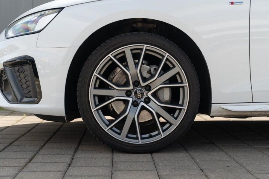Balts Audi A4 2023 Viļņa, ar dzinēja tilpumu 2.00 L un nobraukumu 46 tūkst. km par 29950 €, foto 4 vietnē AUTOMOTO.COM.LV