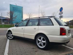 Balts Audi A4 1998 Viļņa, ar dzinēja tilpumu 2.50 L un nobraukumu 207 tūkst. km par 1500 €, foto 5 vietnē AUTOMOTO.COM.LV