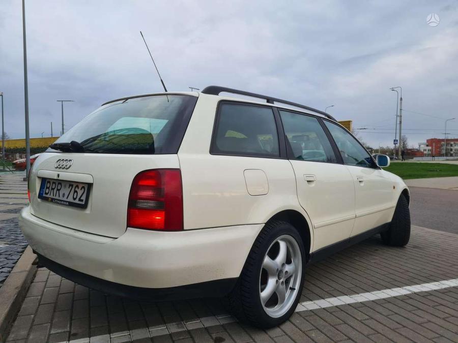 Balts Audi A4 1998 Viļņa, ar dzinēja tilpumu 2.50 L un nobraukumu 207 tūkst. km par 1500 €, foto 7 vietnē AUTOMOTO.COM.LV