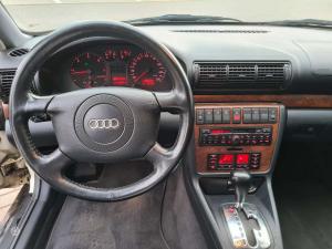 Balts Audi A4 1998 Viļņa, ar dzinēja tilpumu 2.50 L un nobraukumu 207 tūkst. km par 1500 €, foto 12 vietnē AUTOMOTO.COM.LV