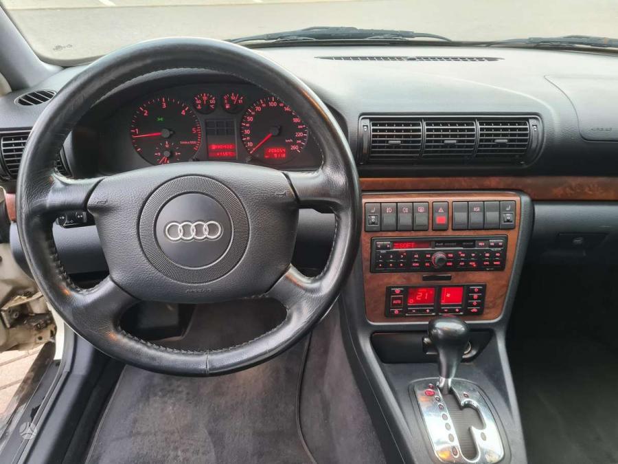 Balts Audi A4 1998 Viļņa, ar dzinēja tilpumu 2.50 L un nobraukumu 207 tūkst. km par 1500 €, foto 12 vietnē AUTOMOTO.COM.LV