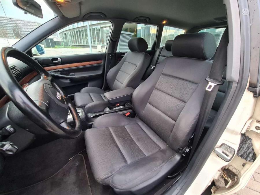 Balts Audi A4 1998 Viļņa, ar dzinēja tilpumu 2.50 L un nobraukumu 207 tūkst. km par 1500 €, foto 15 vietnē AUTOMOTO.COM.LV