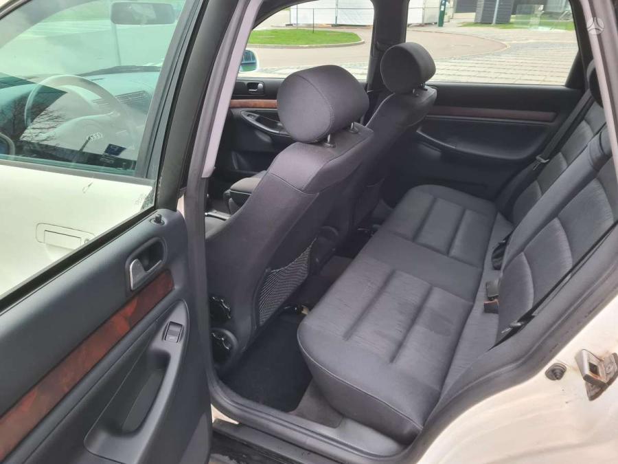Balts Audi A4 1998 Viļņa, ar dzinēja tilpumu 2.50 L un nobraukumu 207 tūkst. km par 1500 €, foto 17 vietnē AUTOMOTO.COM.LV