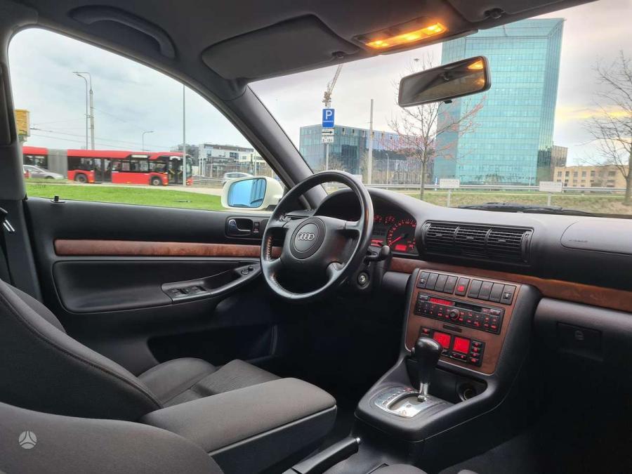 Balts Audi A4 1998 Viļņa, ar dzinēja tilpumu 2.50 L un nobraukumu 207 tūkst. km par 1500 €, foto 19 vietnē AUTOMOTO.COM.LV