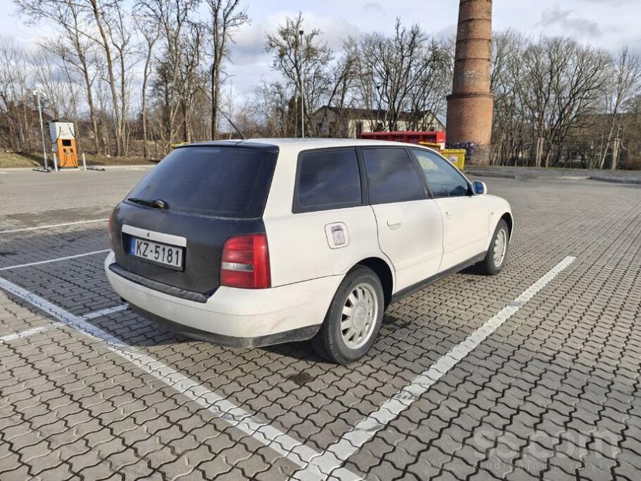 Белый Ауди А4 2001 в Салдус, объемом двигателя 1.90 л и пробегом 256 тыс. км за 1400 €, фото 5 на AUTOMOTO.COM.LV