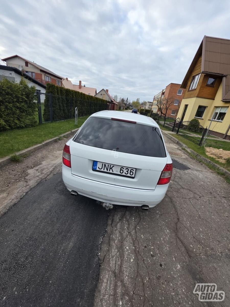 White Audi A4 2003 in Vilnius, with an engine capacity of 2.50 L and mileage of 4 thousand km for 900 €, photo 5 on AUTOMOTO.COM.LV