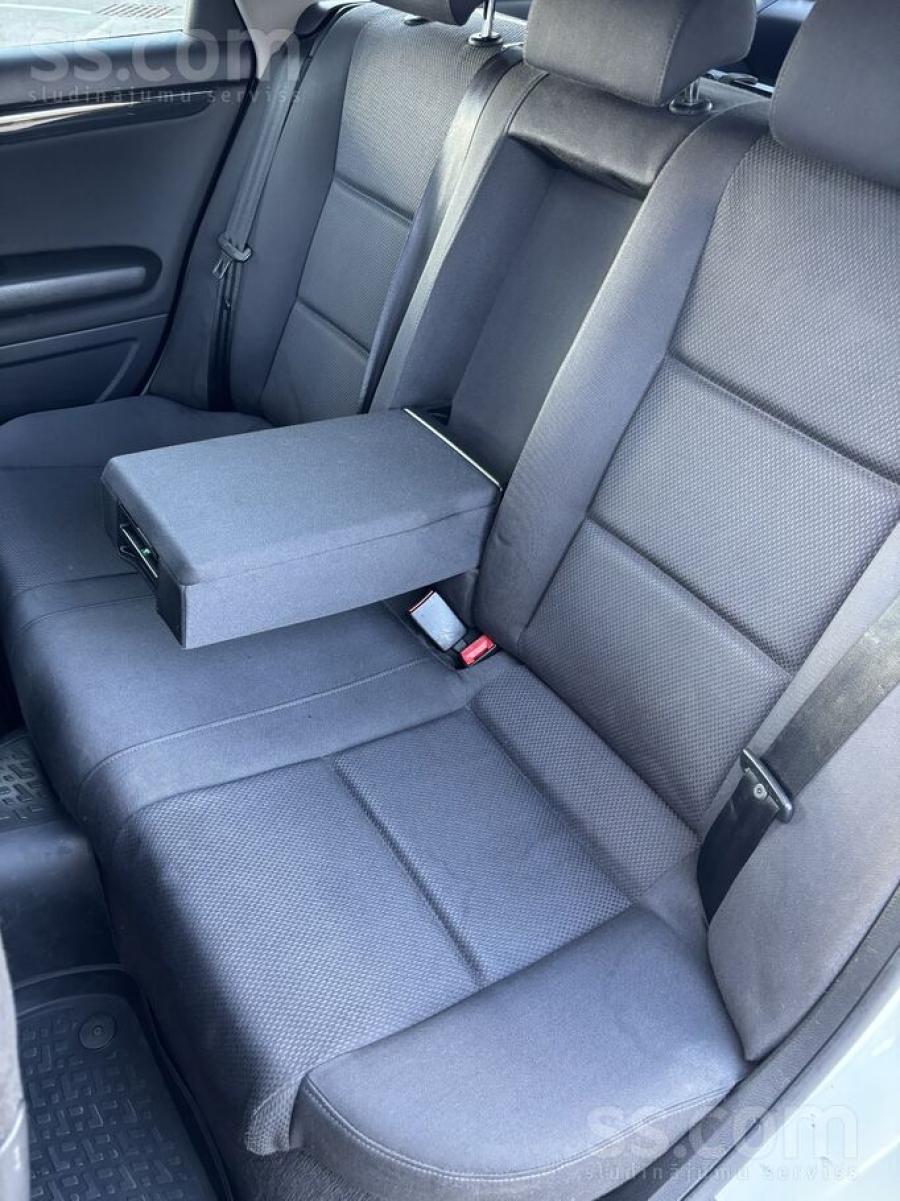 Balts Audi A4 2004 Rīga, ar dzinēja tilpumu 1.90 L un nobraukumu 407 tūkst. km par 1850 €, foto 14 vietnē AUTOMOTO.COM.LV