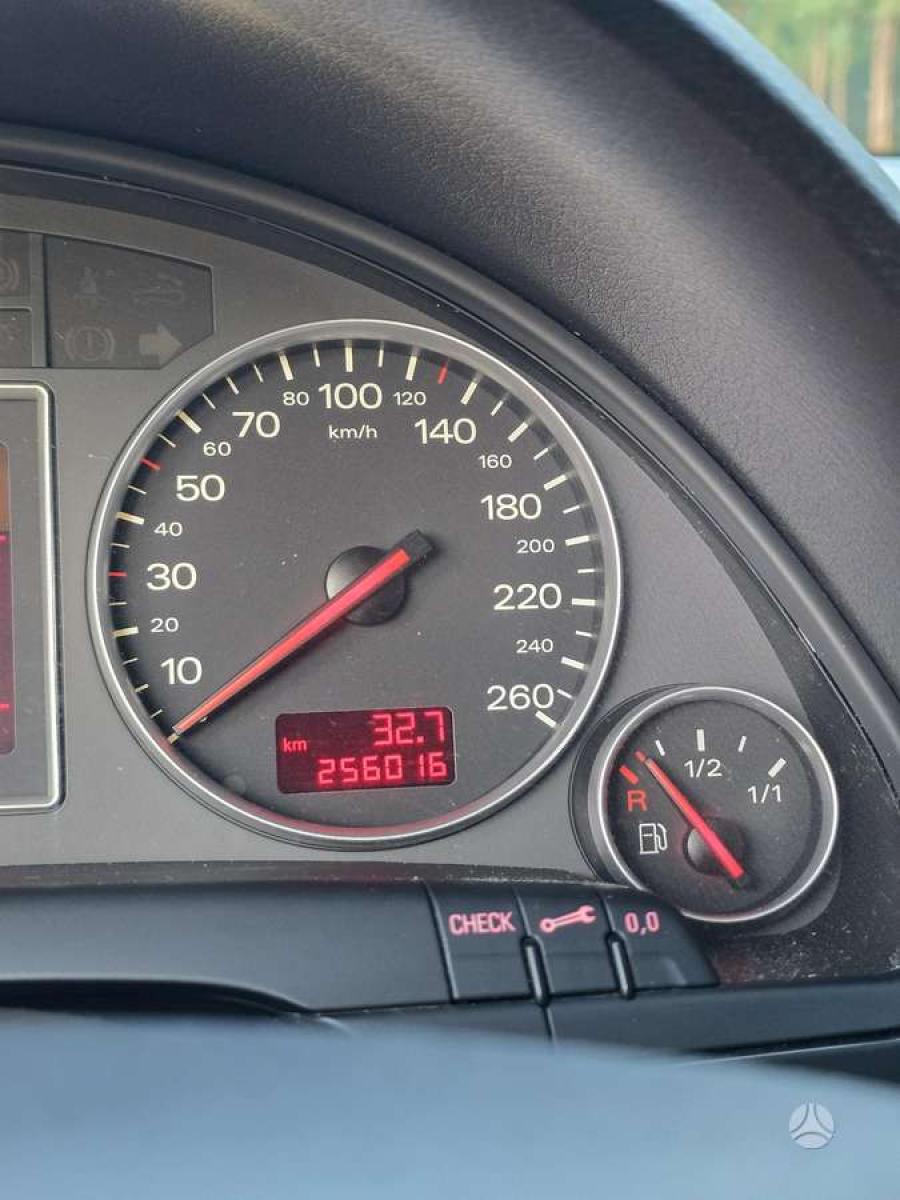 Белый Ауди А4 2004 в Утена, объемом двигателя 1.90 л и пробегом 256 тыс. км за 2000 €, фото 25 на AUTOMOTO.COM.LV