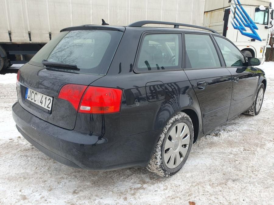Balts Audi A4 2005 Kauņa, ar dzinēja tilpumu 2.00 L un nobraukumu 350 tūkst. km par 1999 €, foto 4 vietnē AUTOMOTO.COM.LV