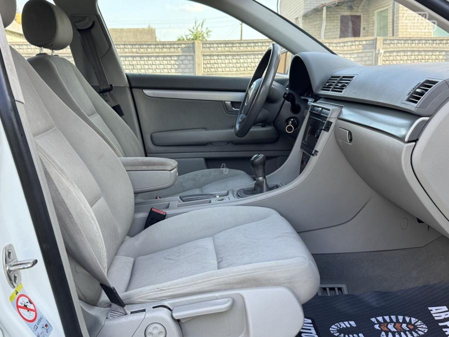 White Audi A4 2006 in Kaunas, with an engine capacity of 2.00 L and mileage of 280 thousand km for 2999 €, photo 9 on AUTOMOTO.COM.LV