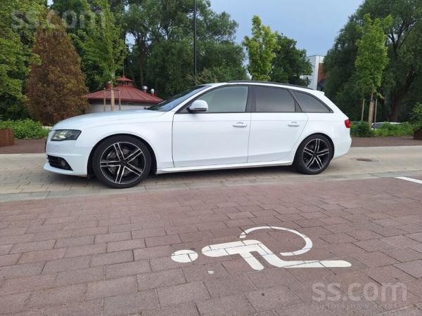 Белый Ауди А4 2008 в Валмиера, объемом двигателя 3.00 л и пробегом 352 тыс. км за 4000 €, фото 2 на AUTOMOTO.COM.LV