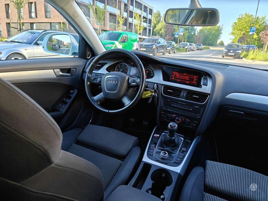 White Audi A4 2008 in Vilnius, with an engine capacity of 1.97 L and mileage of 275 thousand km for 4200 €, photo 15 on AUTOMOTO.COM.LV