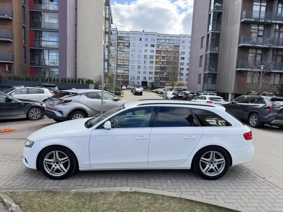 White Audi A4 2008 in Riga, with an engine capacity of 2.00 L and mileage of 330 thousand km for 4990 €, photo 4 on AUTOMOTO.COM.LV