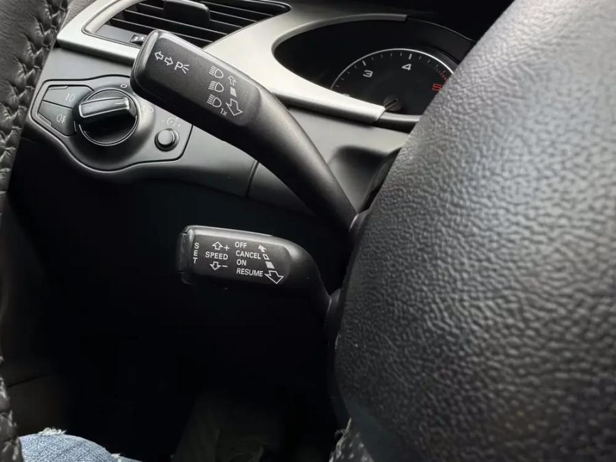 White Audi A4 2008 in Riga, with an engine capacity of 2.00 L and mileage of 330 thousand km for 4990 €, photo 28 on AUTOMOTO.COM.LV