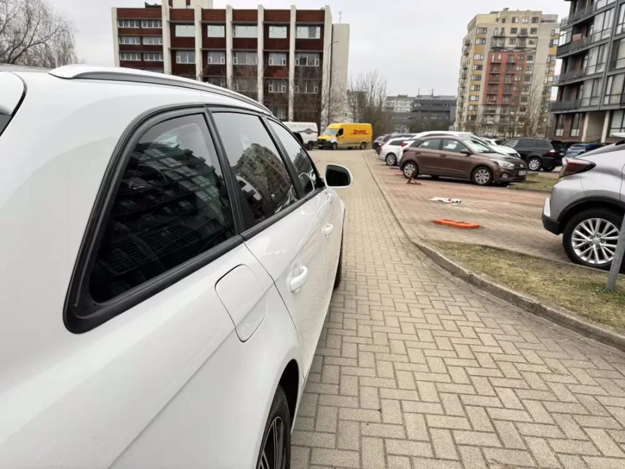 White Audi A4 2008 in Riga, with an engine capacity of 2.00 L and mileage of 266 thousand km for 4690 €, photo 7 on AUTOMOTO.COM.LV