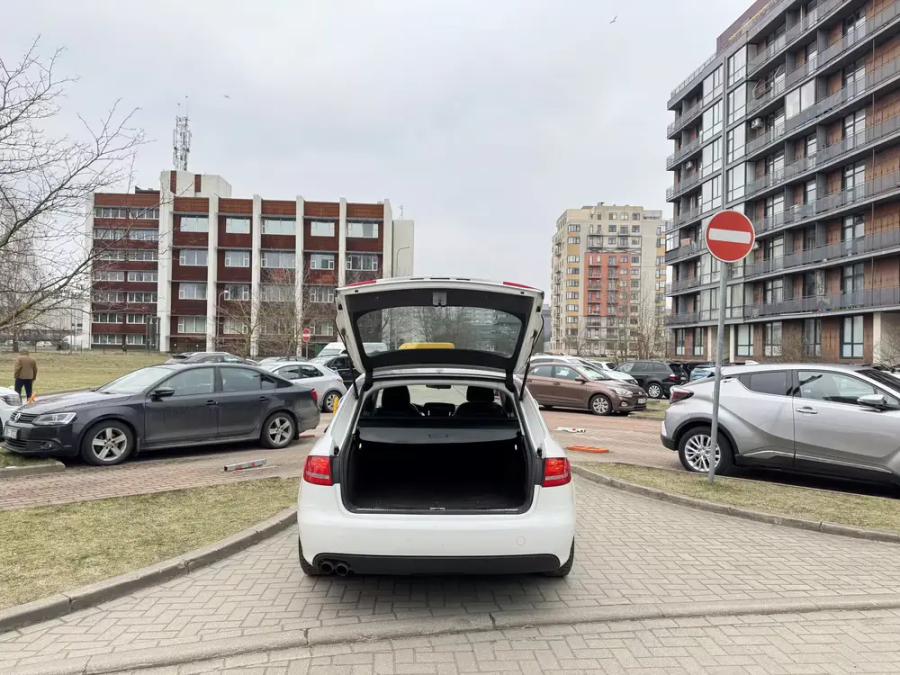 White Audi A4 2008 in Riga, with an engine capacity of 2.00 L and mileage of 266 thousand km for 4690 €, photo 8 on AUTOMOTO.COM.LV