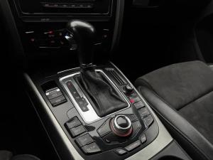 White Audi A4 2008 in Riga, with an engine capacity of 2.00 L and mileage of 355 thousand km for 4990 €, photo 12 on AUTOMOTO.COM.LV