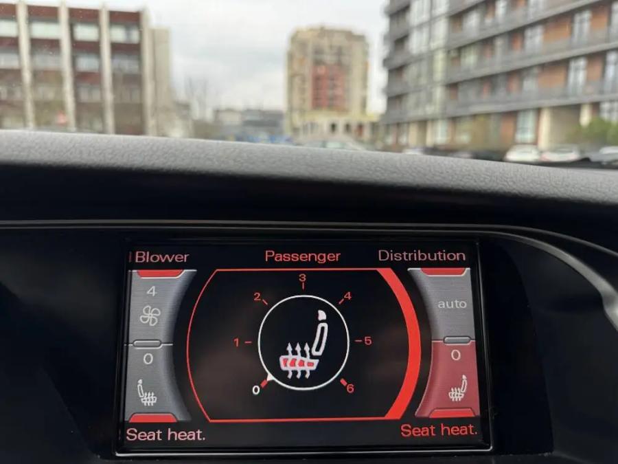 White Audi A4 2008 in Riga, with an engine capacity of 2.00 L and mileage of 355 thousand km for 4990 €, photo 16 on AUTOMOTO.COM.LV