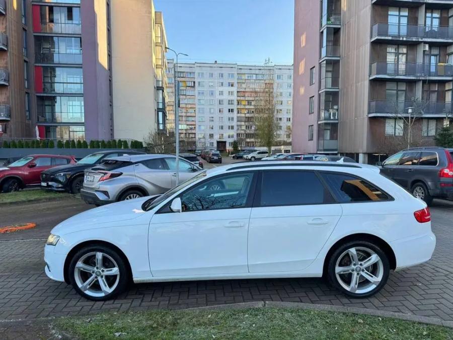 White Audi A4 2008 in Riga, with an engine capacity of 2.00 L and mileage of 345 thousand km for 5990 €, photo 4 on AUTOMOTO.COM.LV