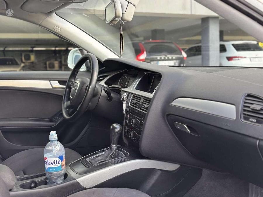Balts Audi A4 2008 Kauņa, ar dzinēja tilpumu 1.80 L un nobraukumu 300 tūkst. km par 2650 €, foto 18 vietnē AUTOMOTO.COM.LV