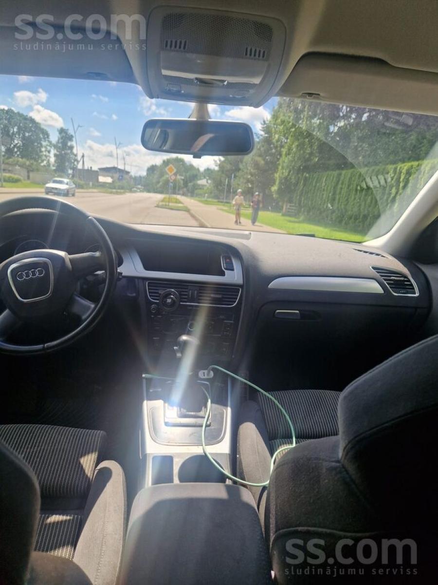 White Audi A4 2008 in Riga, with an engine capacity of 1.80 L and mileage of 0 thousand km for 3200 €, photo 9 on AUTOMOTO.COM.LV