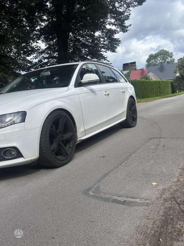 Balts Audi A4 2008 Viļņa, ar dzinēja tilpumu 2.00 L un nobraukumu 345 tūkst. km par 3000 €, foto 2 vietnē AUTOMOTO.COM.LV