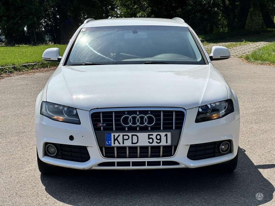 Balts Audi A4 2008 Viļņa, ar dzinēja tilpumu 1.98 L un nobraukumu 300 tūkst. km par 2300 €, foto 4 vietnē AUTOMOTO.COM.LV