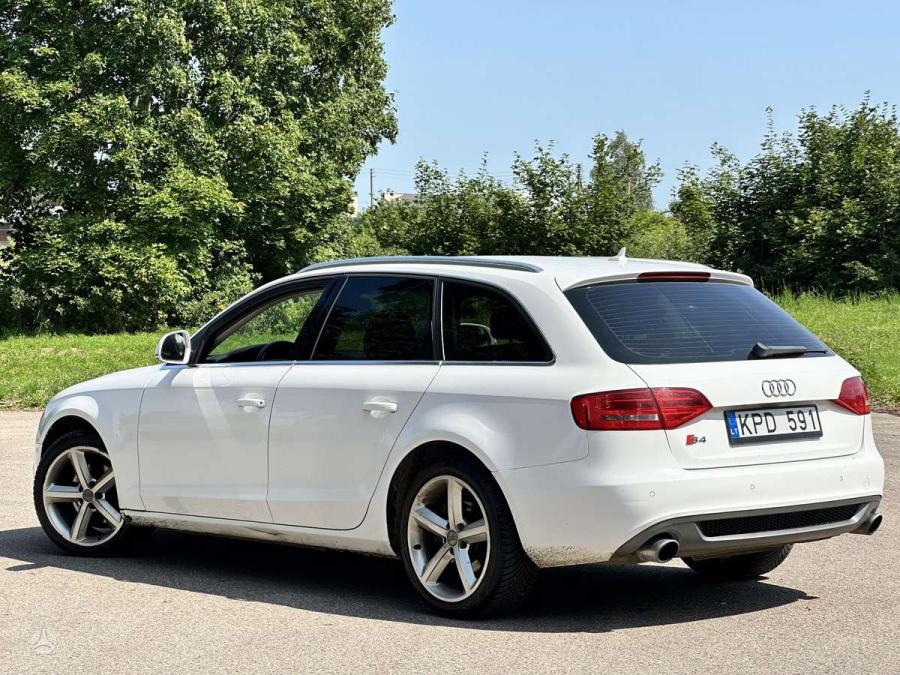 Balts Audi A4 2008 Viļņa, ar dzinēja tilpumu 1.98 L un nobraukumu 300 tūkst. km par 2300 €, foto 6 vietnē AUTOMOTO.COM.LV