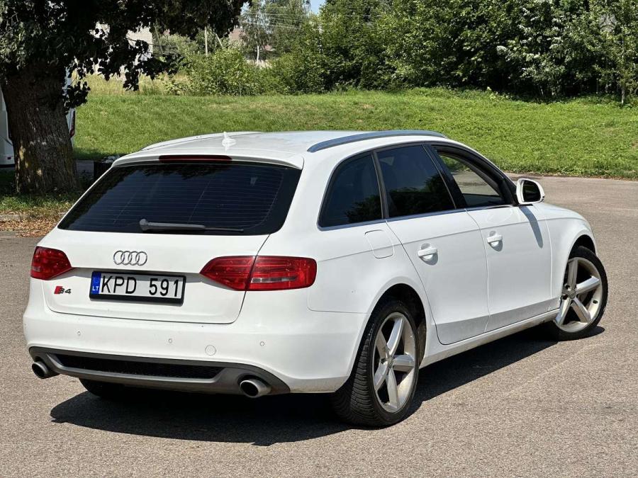 Balts Audi A4 2008 Viļņa, ar dzinēja tilpumu 1.98 L un nobraukumu 300 tūkst. km par 2300 €, foto 9 vietnē AUTOMOTO.COM.LV