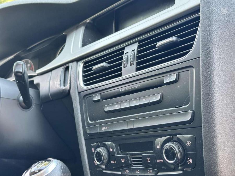 Balts Audi A4 2008 Viļņa, ar dzinēja tilpumu 1.98 L un nobraukumu 300 tūkst. km par 2300 €, foto 12 vietnē AUTOMOTO.COM.LV