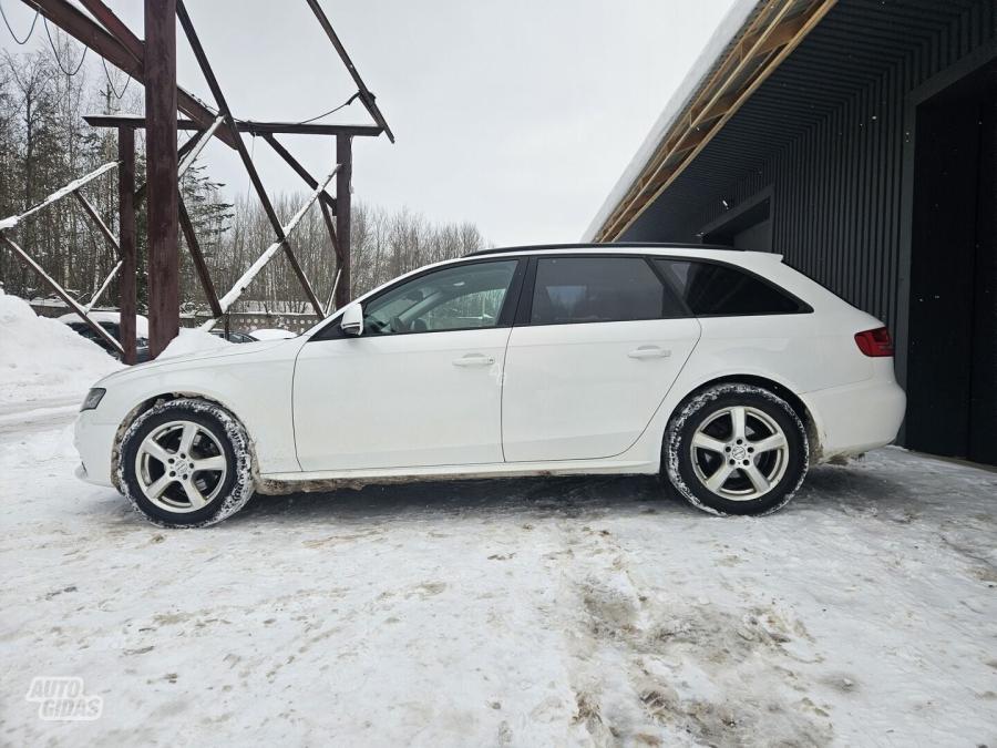 Balts Audi A4 2009 Visaginas, ar dzinēja tilpumu 2.00 L un nobraukumu 357 tūkst. km par 4200 €, foto 3 vietnē AUTOMOTO.COM.LV