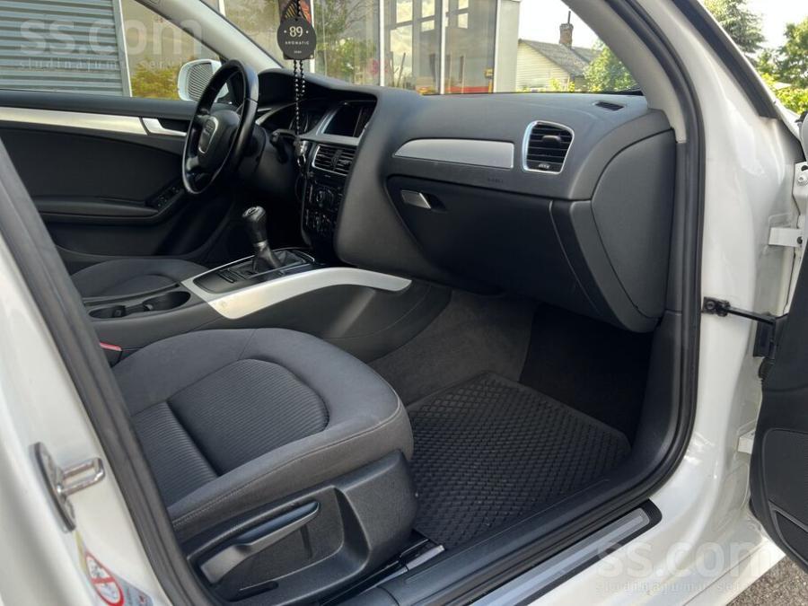 Balts Audi A4 2009 Jēkabpils, ar dzinēja tilpumu 2.00 L un nobraukumu 246 tūkst. km par 6700 €, foto 14 vietnē AUTOMOTO.COM.LV