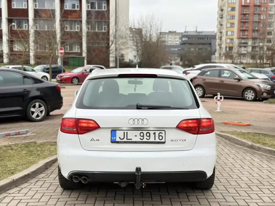 Белый Ауди А4 2009 в Рига, объемом двигателя 2.00 л и пробегом 380 тыс. км за 3990 €, фото 5 на AUTOMOTO.COM.LV