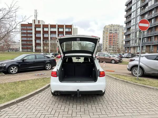 White Audi A4 2009 in Riga, with an engine capacity of 2.00 L and mileage of 380 thousand km for 3990 €, photo 5 on AUTOMOTO.COM.LV