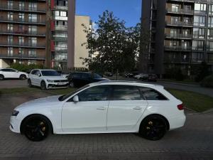 White Audi A4 2009 in Riga, with an engine capacity of 2.00 L and mileage of 293 thousand km for 4990 €, photo 4 on AUTOMOTO.COM.LV