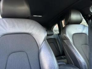 White Audi A4 2009 in Riga, with an engine capacity of 2.00 L and mileage of 293 thousand km for 4990 €, photo 15 on AUTOMOTO.COM.LV